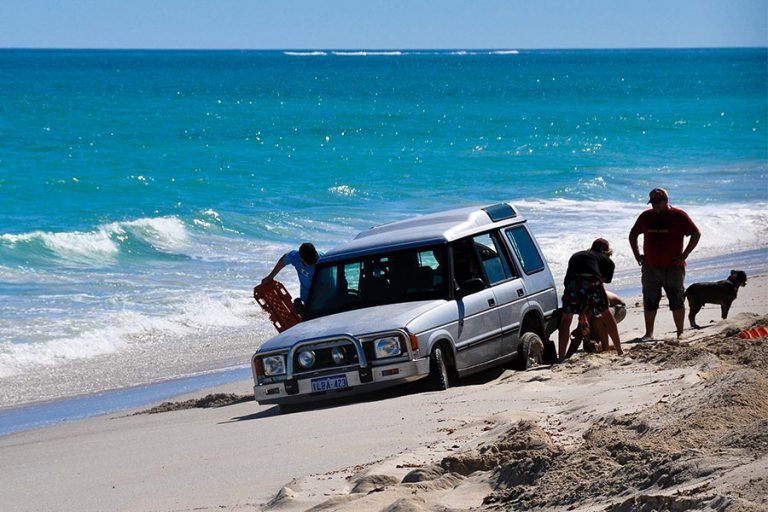 Guide to Recovering a Bogged 4WD | Snowys Blog