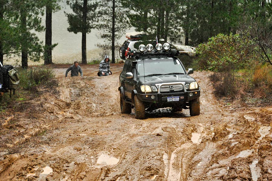 4WDing in the Wet | Snowys Blog